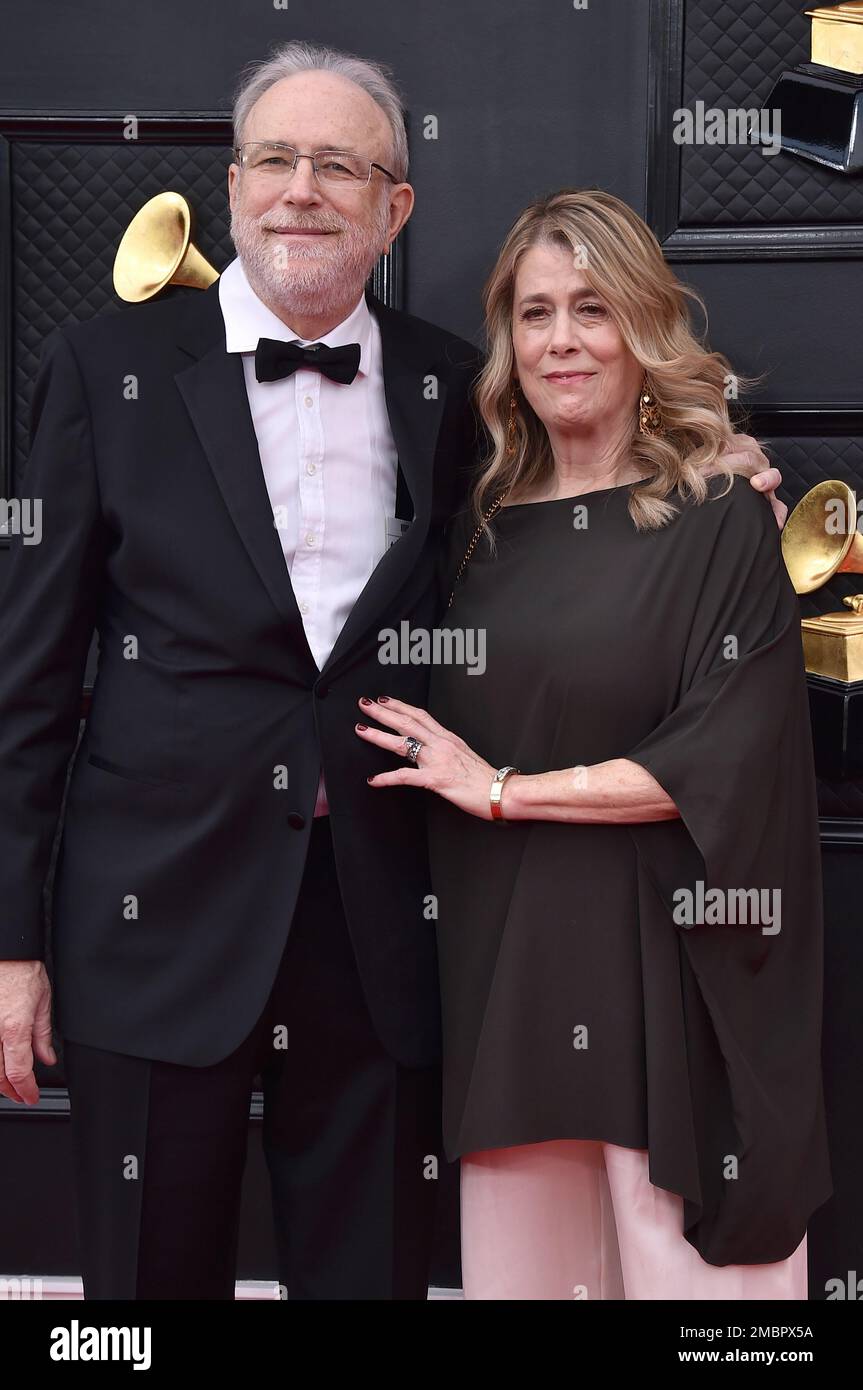 Bill O'Connell, left, and Laurie O'Connell arrive at the 64th Annual Grammy Awards at the MGM ...