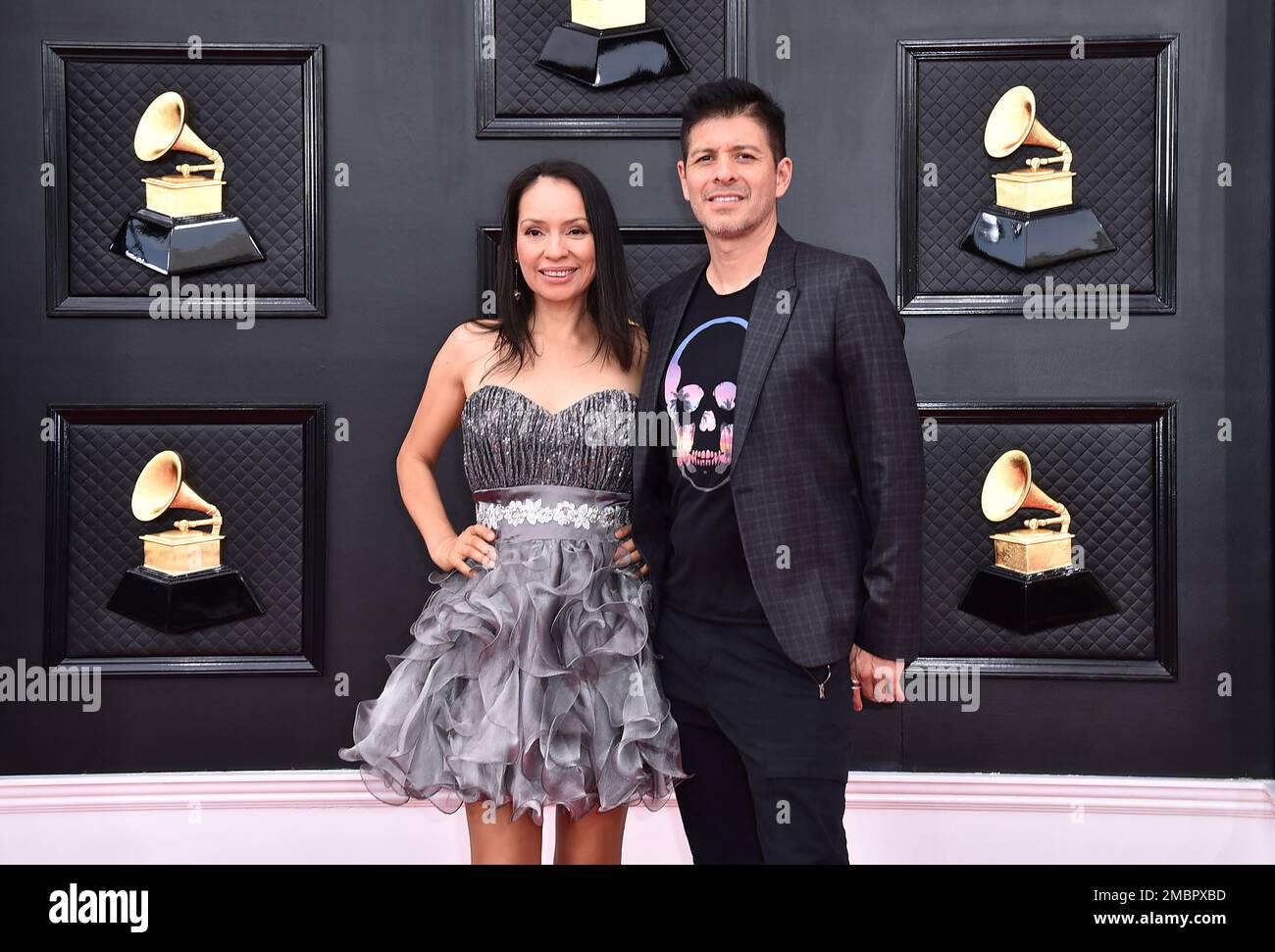 Gabriela Quintero, left, and Rodrigo Sanchez of Rodrigo y Gabriela ...