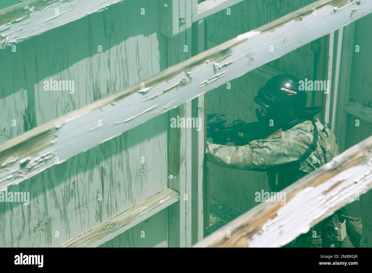 152nd Security Forces Squadron (SFS) Airmen participate in a shoot ...