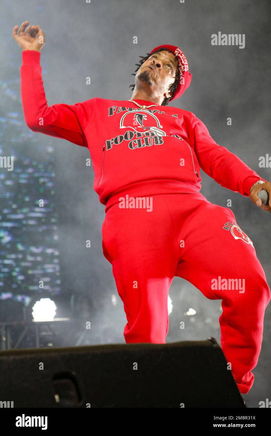 T.I. Performs during the Legendz of the Streetz Tour on Friday, April 1 ...