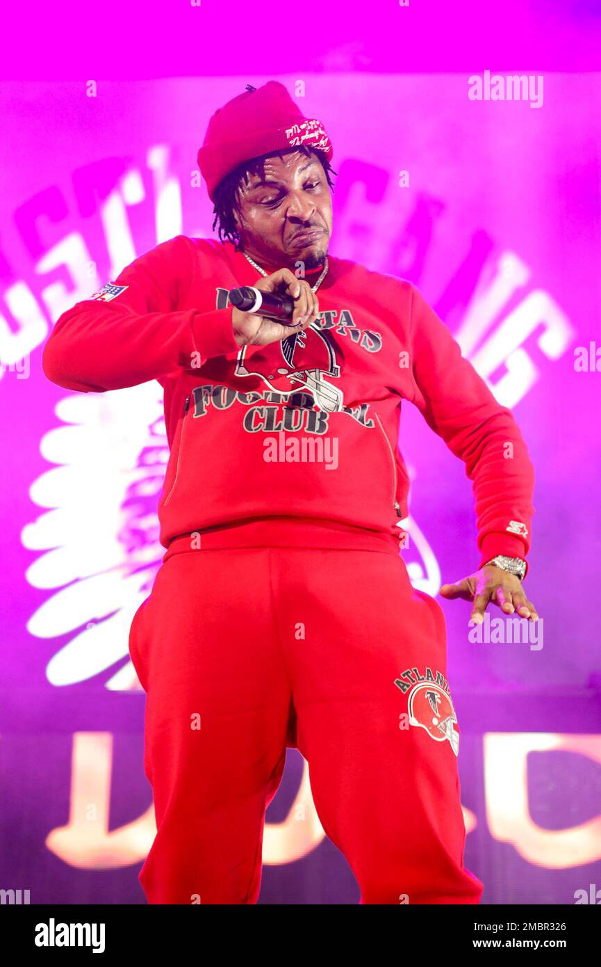 T.I. Performs during the Legendz of the Streetz Tour on Friday, April 1 ...