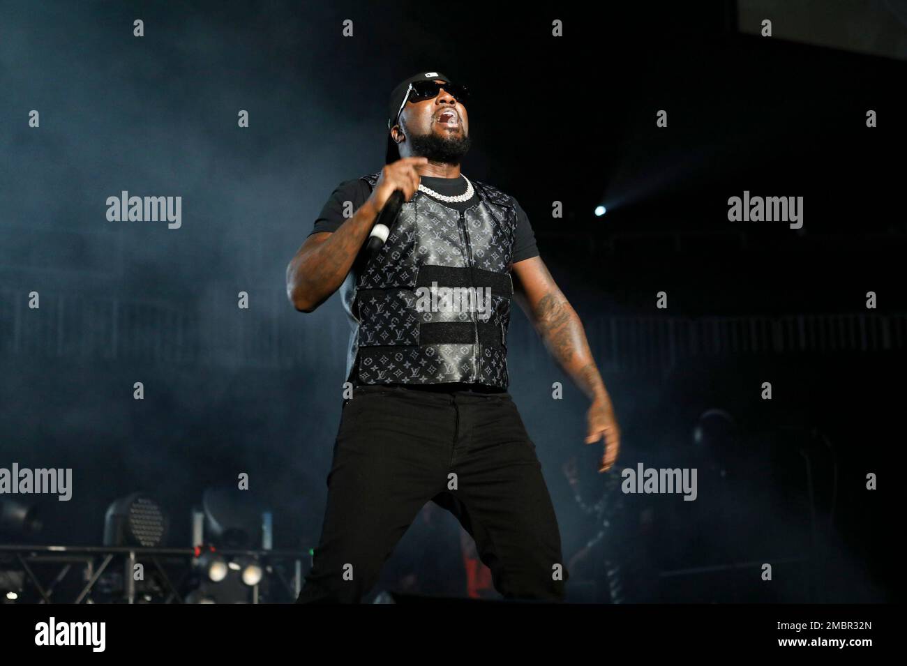 Jeezy Performs during the Legendz of the Streetz Tour on Friday, April ...