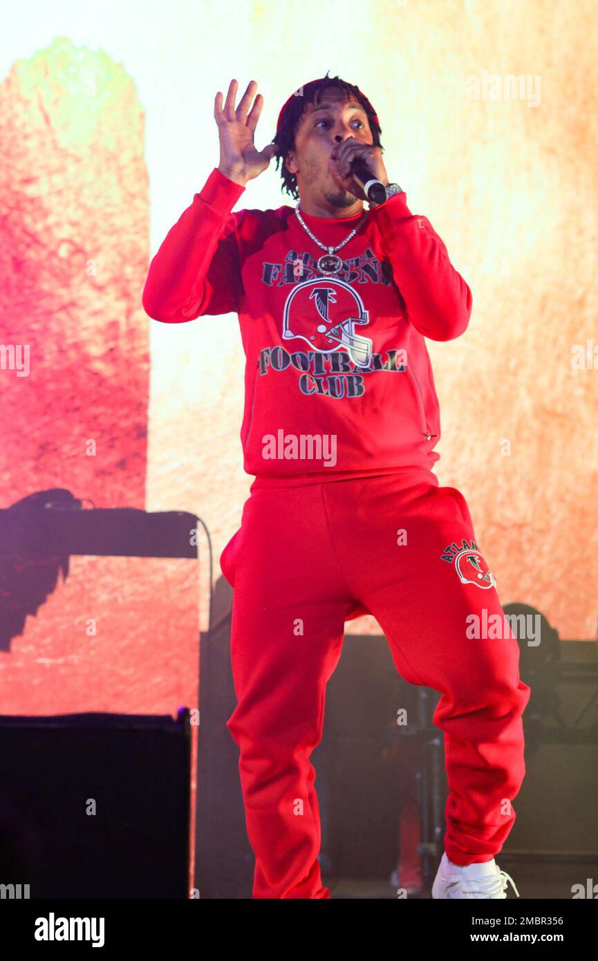 T.I. Performs during the Legendz of the Streetz Tour on Friday, April 1 ...