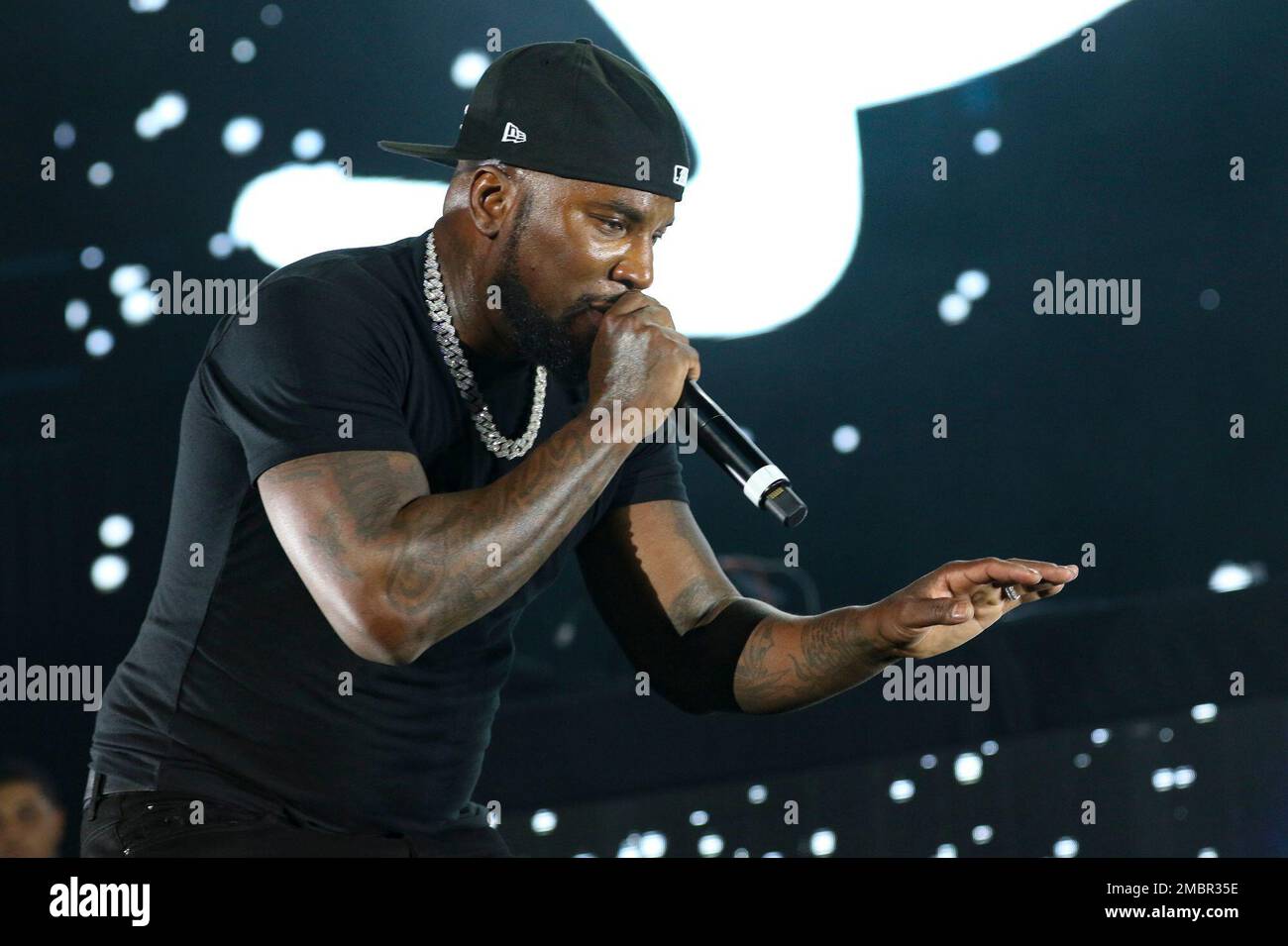 Jeezy Performs during the Legendz of the Streetz Tour on Friday, April ...