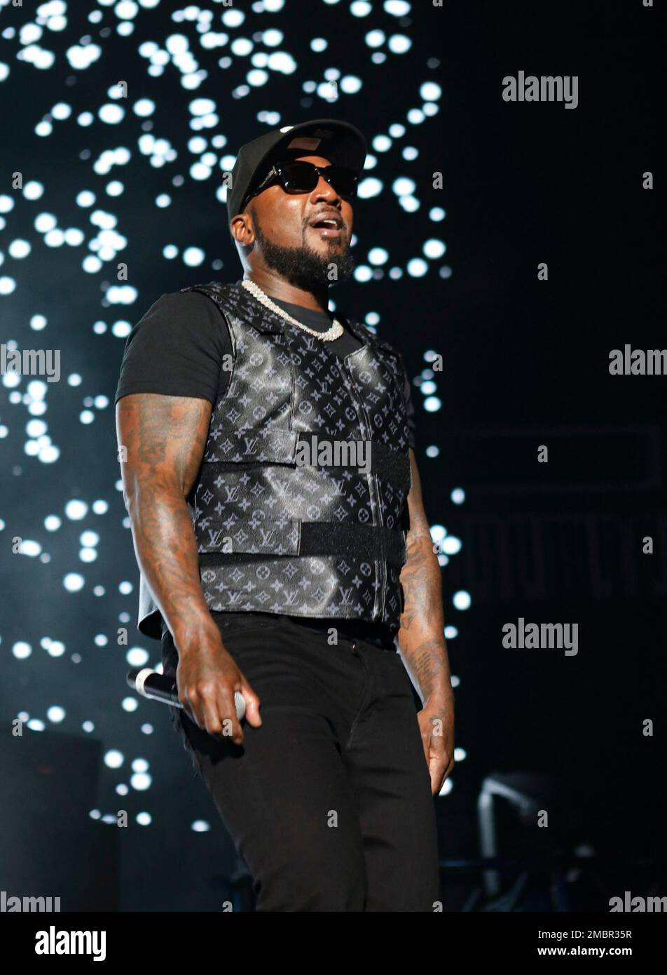Jeezy Performs during the Legendz of the Streetz Tour on Friday, April ...