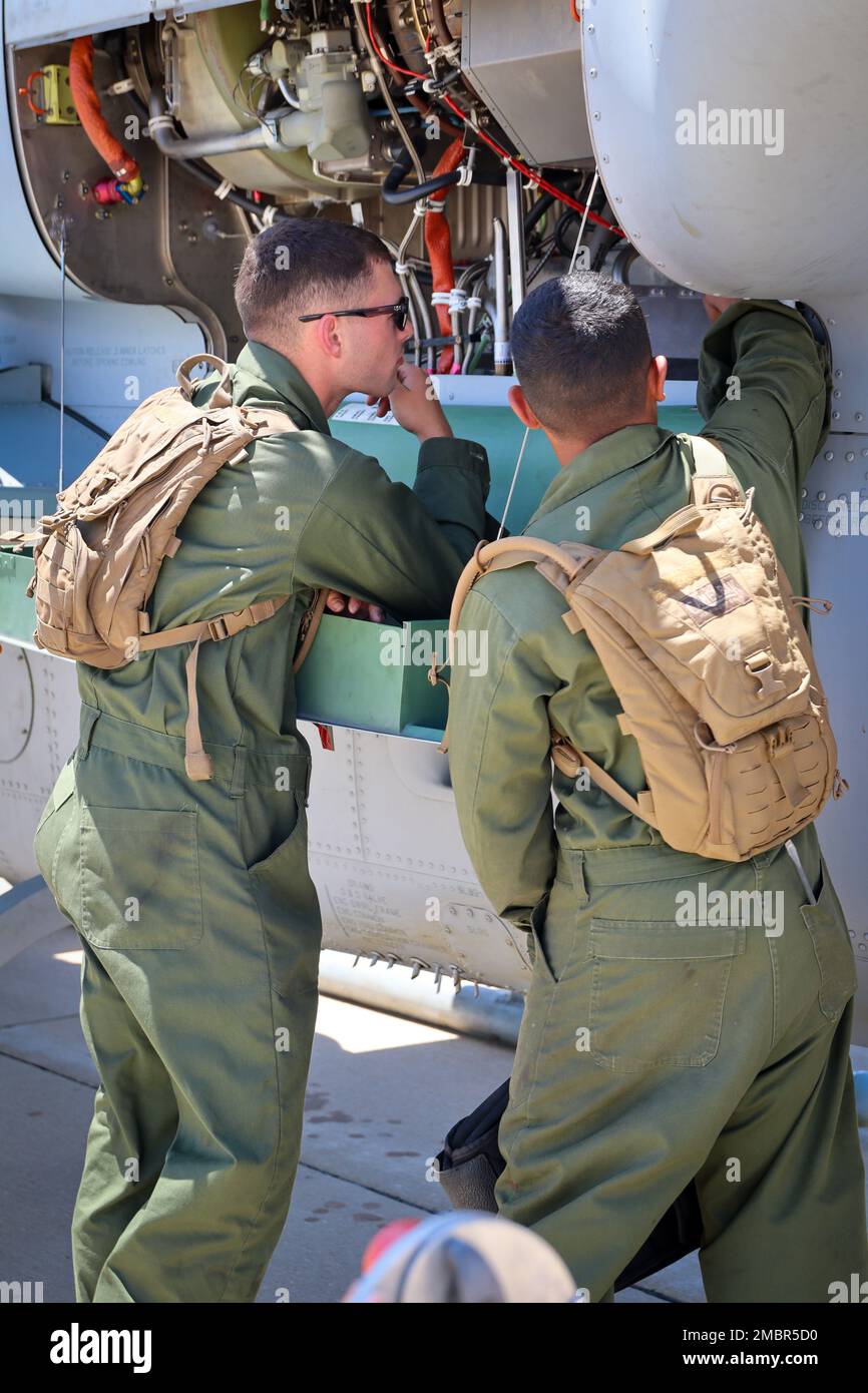U.S. Marines with Marine Light Attack Helicopter Squadron (HMLA) 773 ...