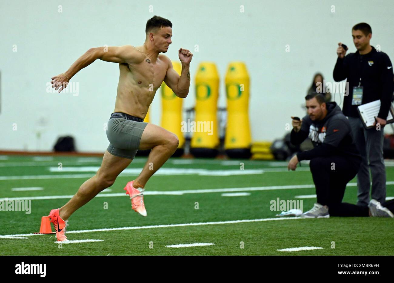 Former Oregon player and Olympian Devon Allen runs during Oregon's NFL ...