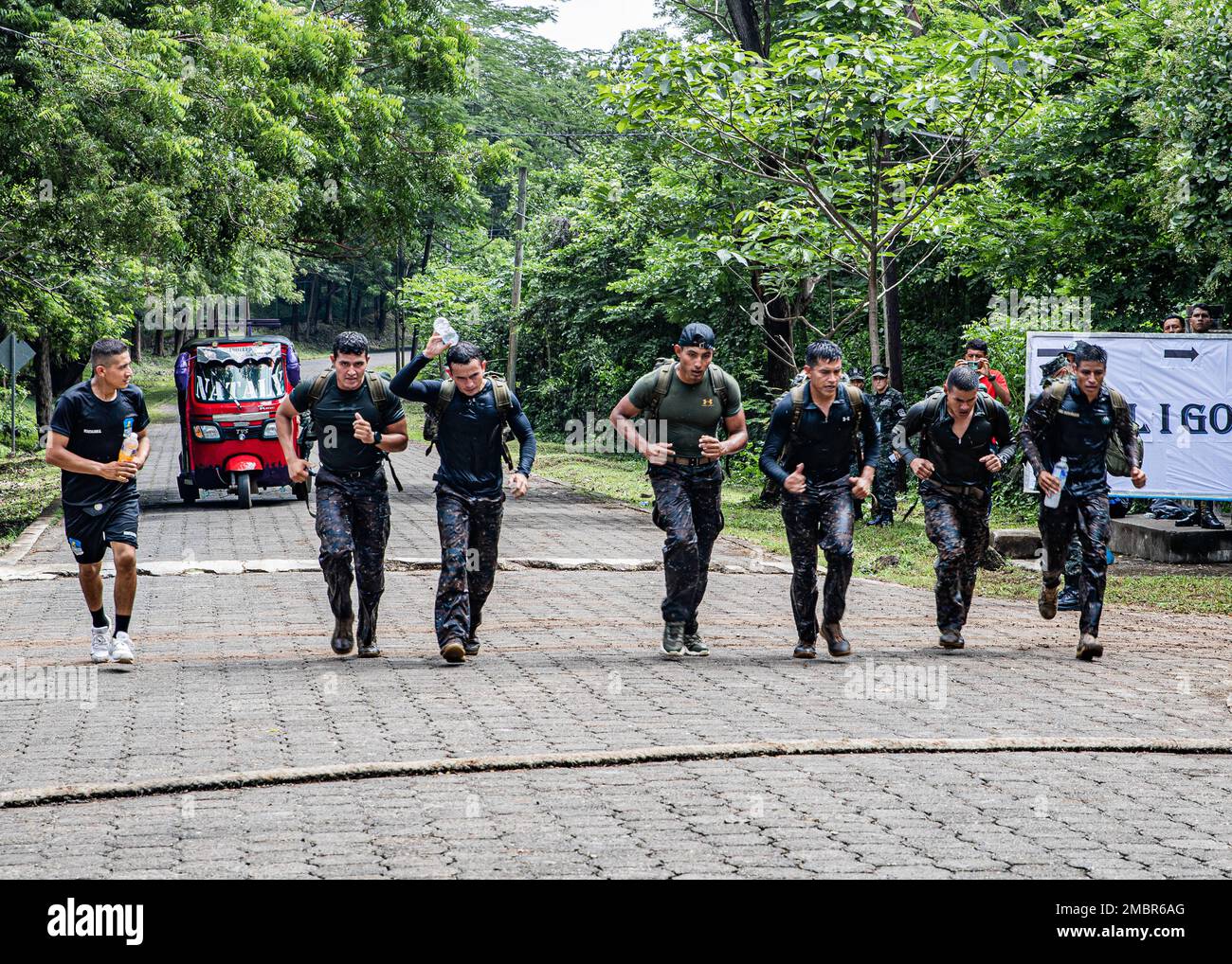 Fuerzas de comando hi-res stock photography and images - Alamy