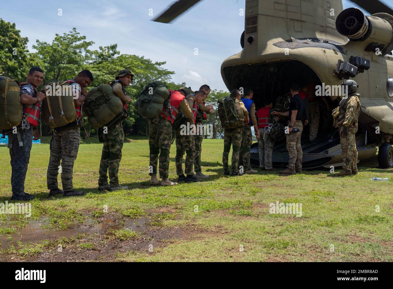 NAVAL BASE AMAPALA, Honduras - Partner Forces walk onto a Chinook that ...
