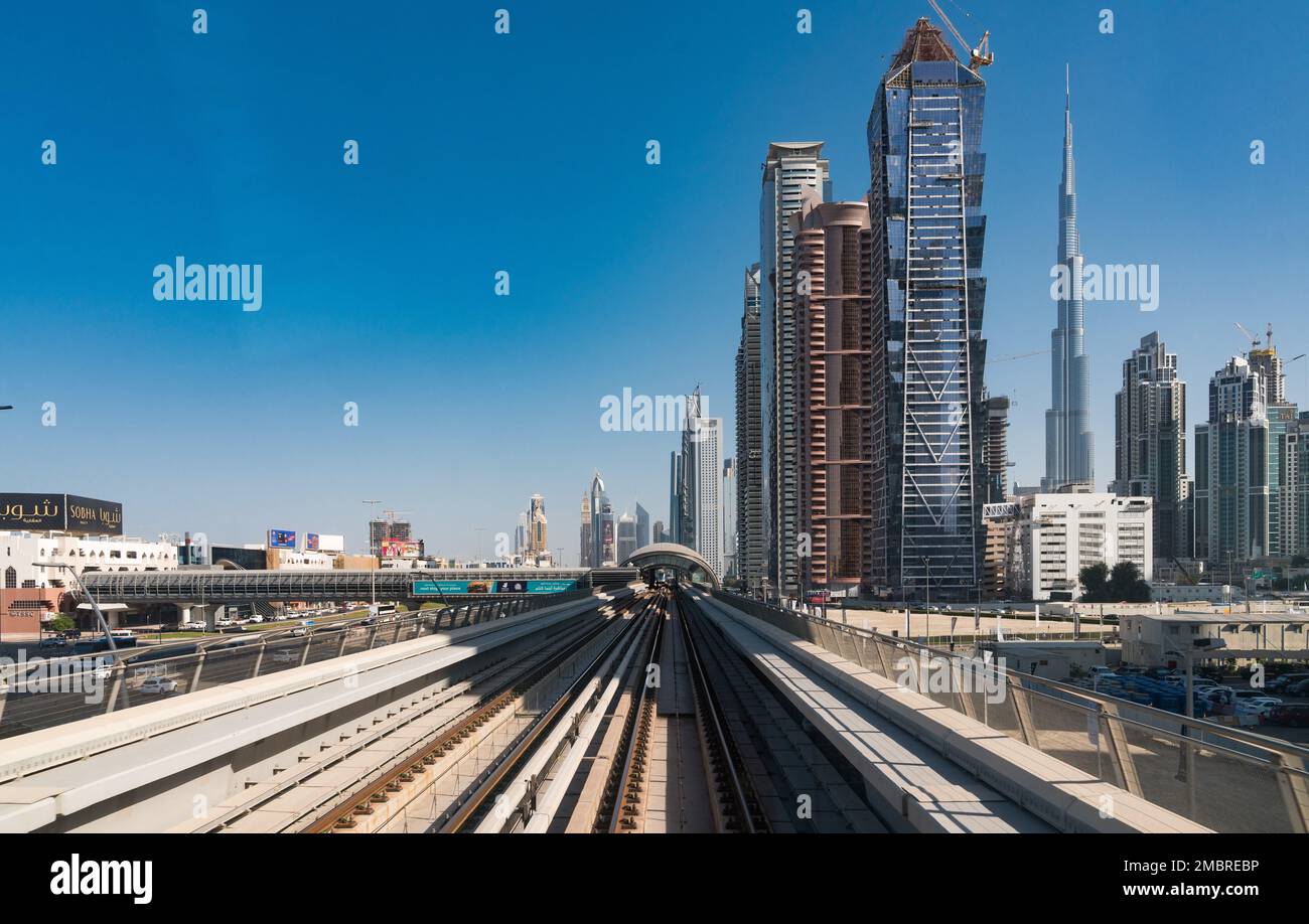 The dubai metro Stock Photo - Alamy