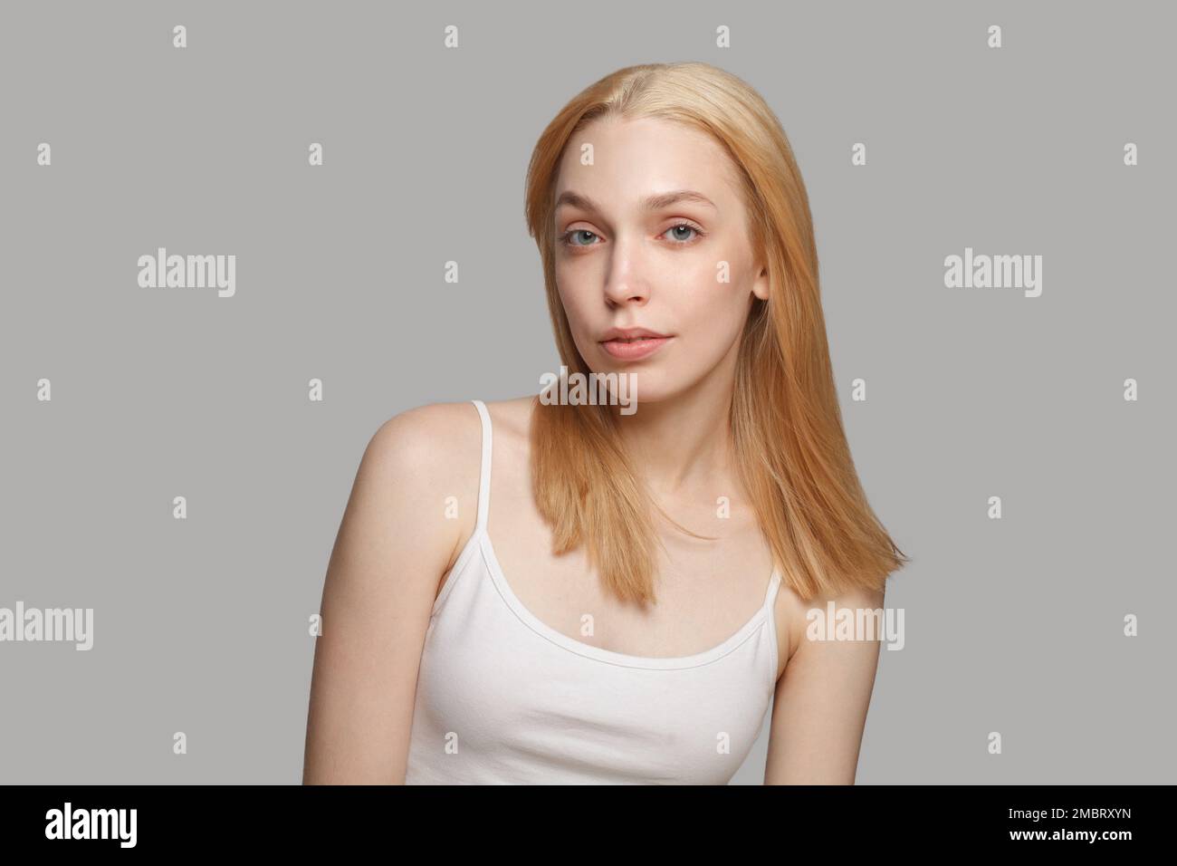 Perfect female model woman with blonde hairstyle and natural makeup ...