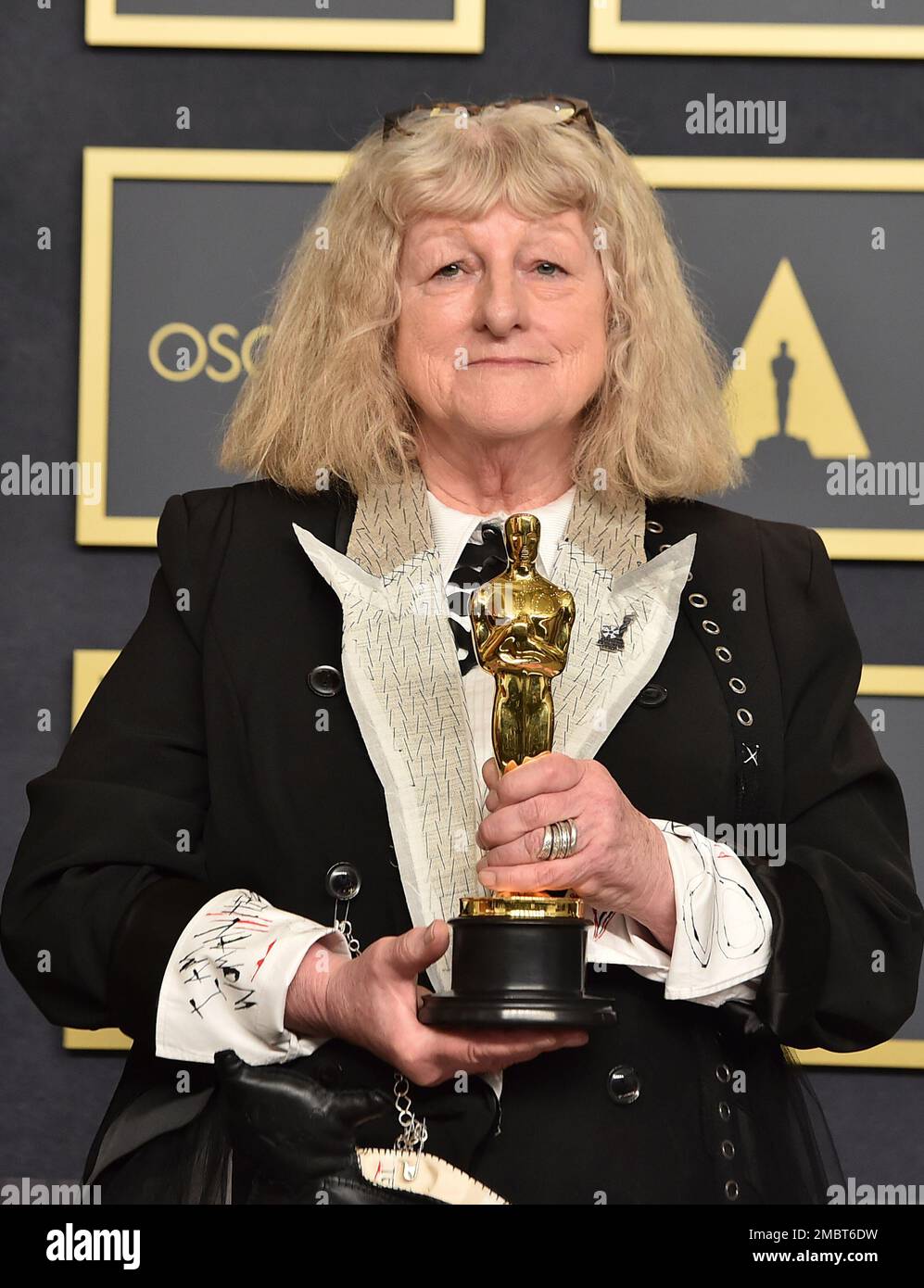 Jenny Beavan, winner of the award for best costume design for "Cruella ...