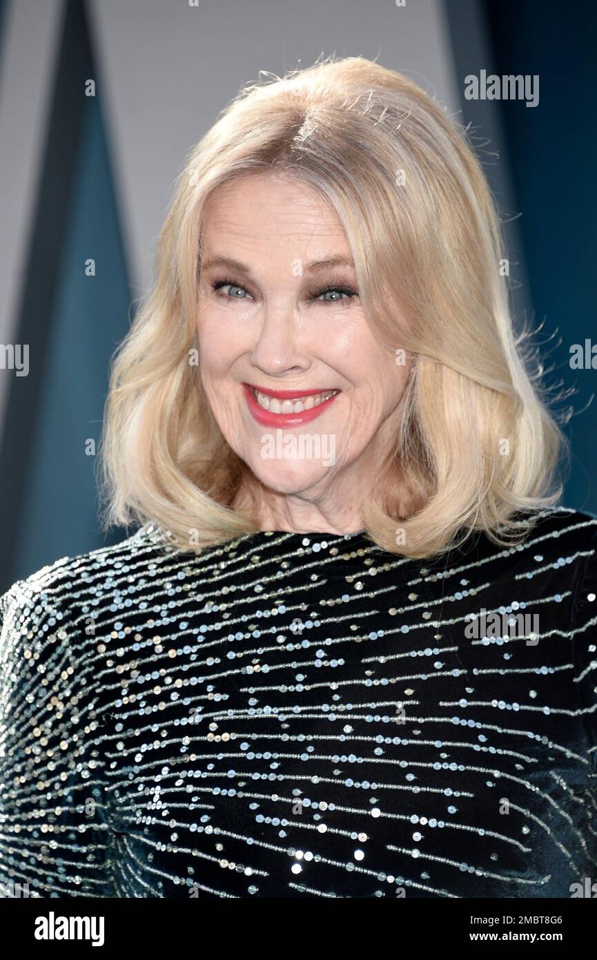 Catherine O'Hara arrives at the Vanity Fair Oscar Party on Sunday ...