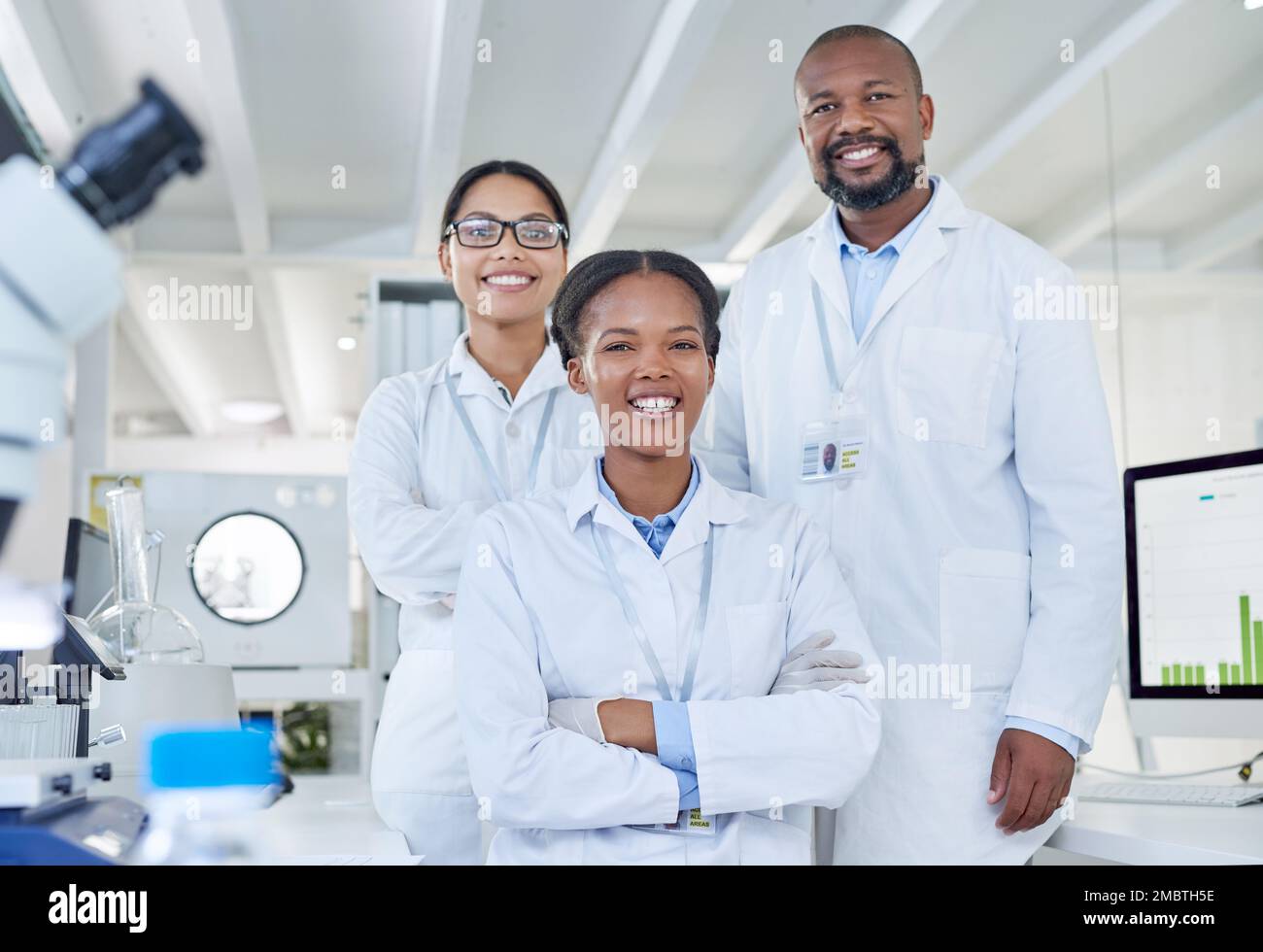 Portrait scientists working hi-res stock photography and images - Alamy