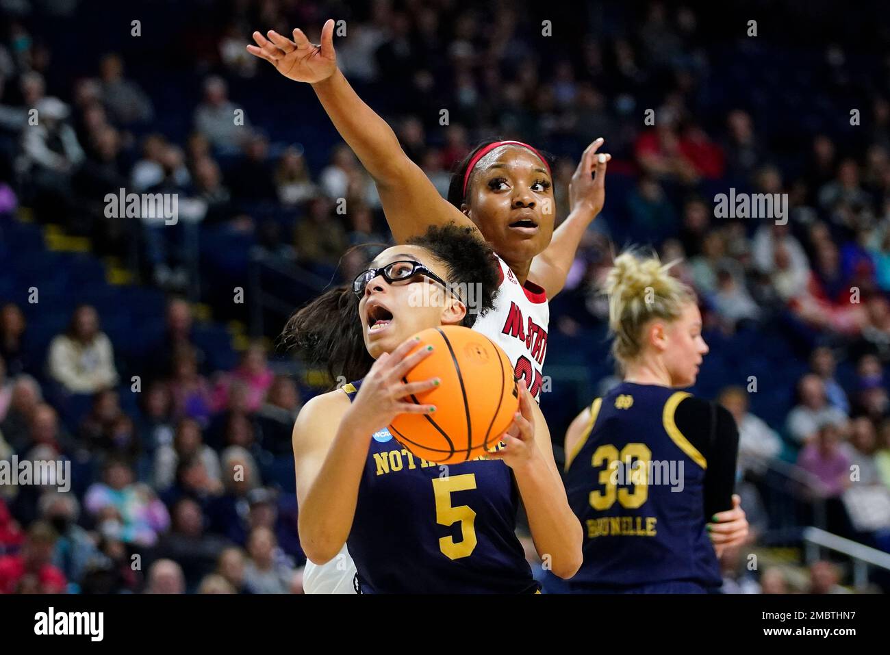 Notre Dame guard Olivia Miles (5) goes to the basket against North ...
