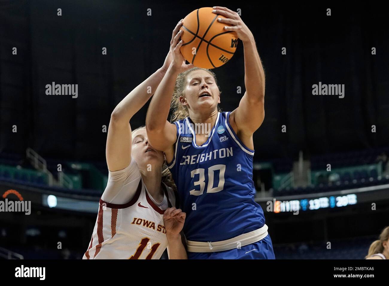 Iowa State guard Emily Ryan (11) defends against Creighton guard Morgan ...