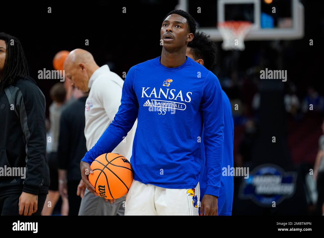 Kansas's David McCormack warms up before a college basketball game in ...