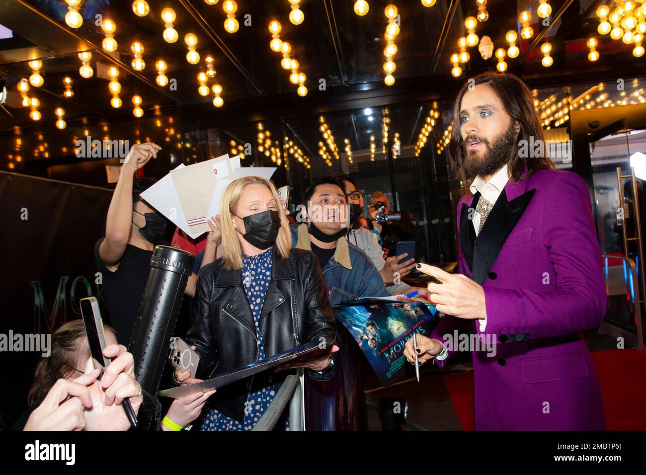 Jared Leto signs autographs and poses for fan photos upon arrival at ...