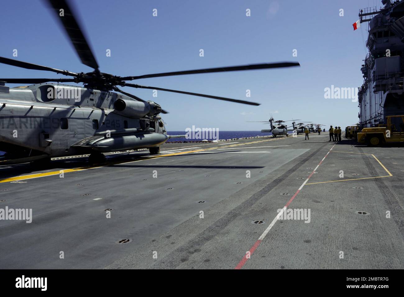 U.S. Marines CH-53E Super Stallions assigned to Marine Heavy Helicopter ...