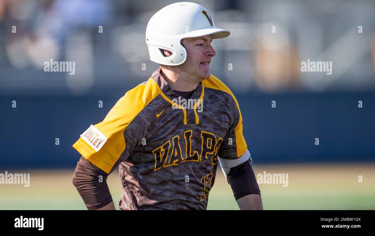 Valparaiso's Alex Ryan during an NCAA baseball game against Notre Dame ...