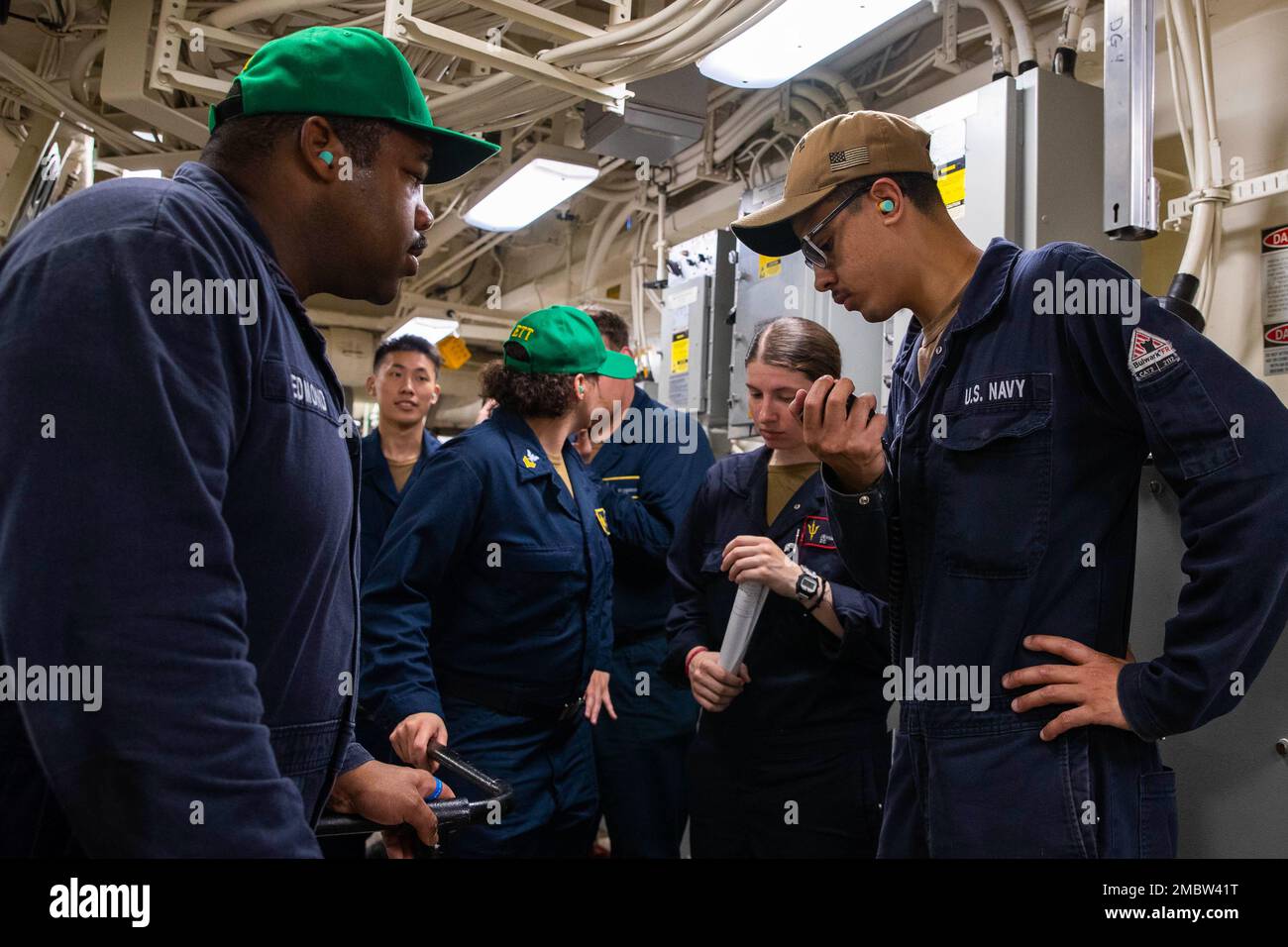 Engineering training team ett hi-res stock photography and images - Alamy