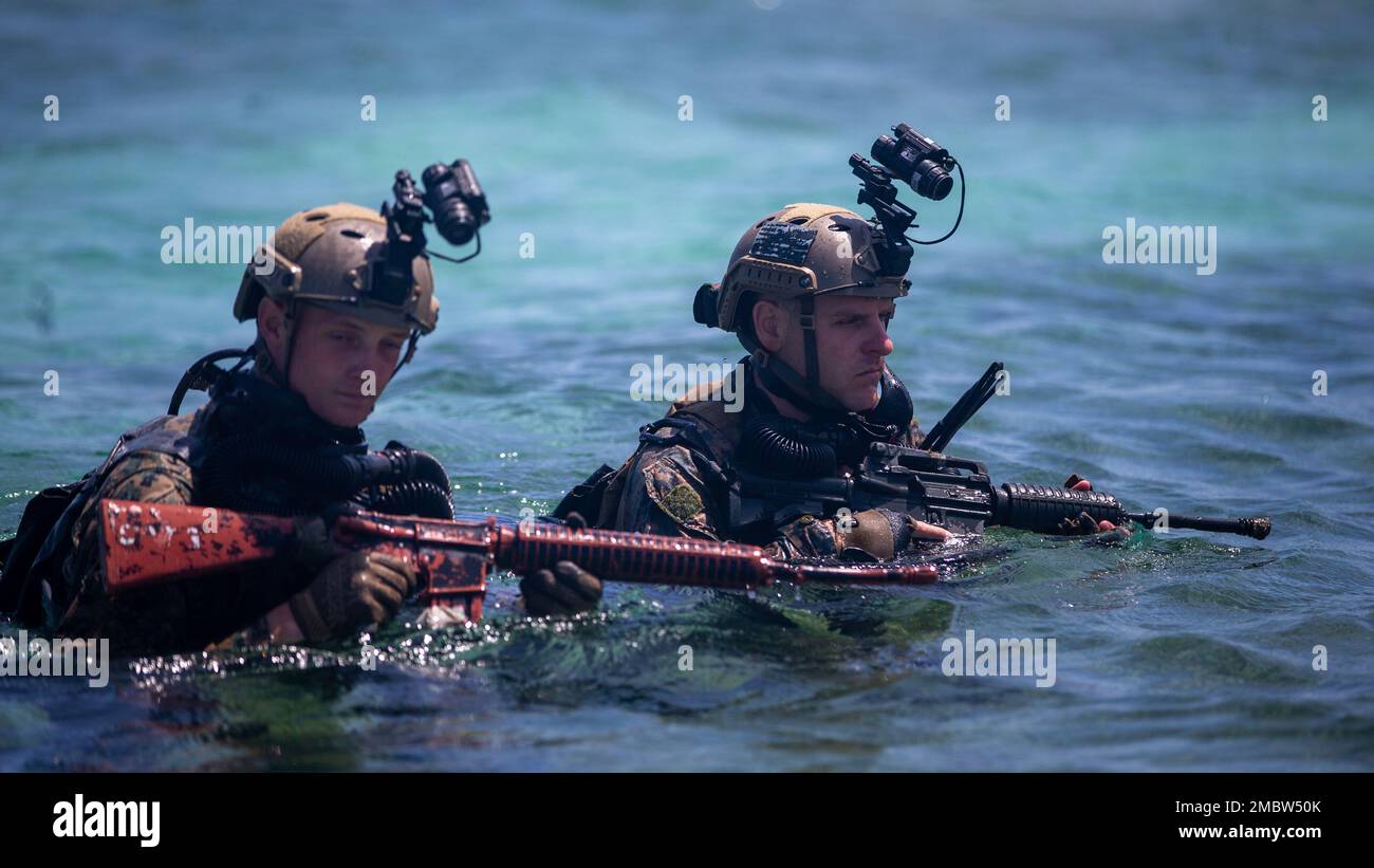 U.S. Marines with 2d Reconnaissance Battalion, 2d Marine Division ...