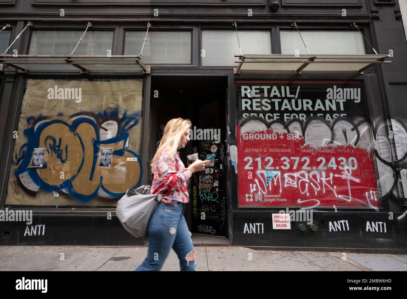 A retail location is for rent, Thursday, March 25, 2021, in the SoHo ...