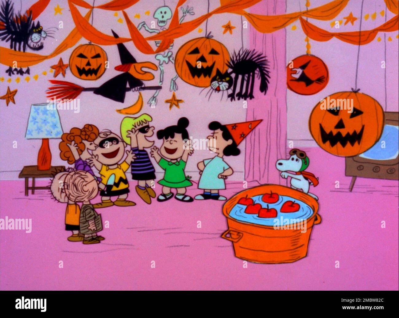 Its great pumpkin charlie brown hi-res stock photography and images - Alamy