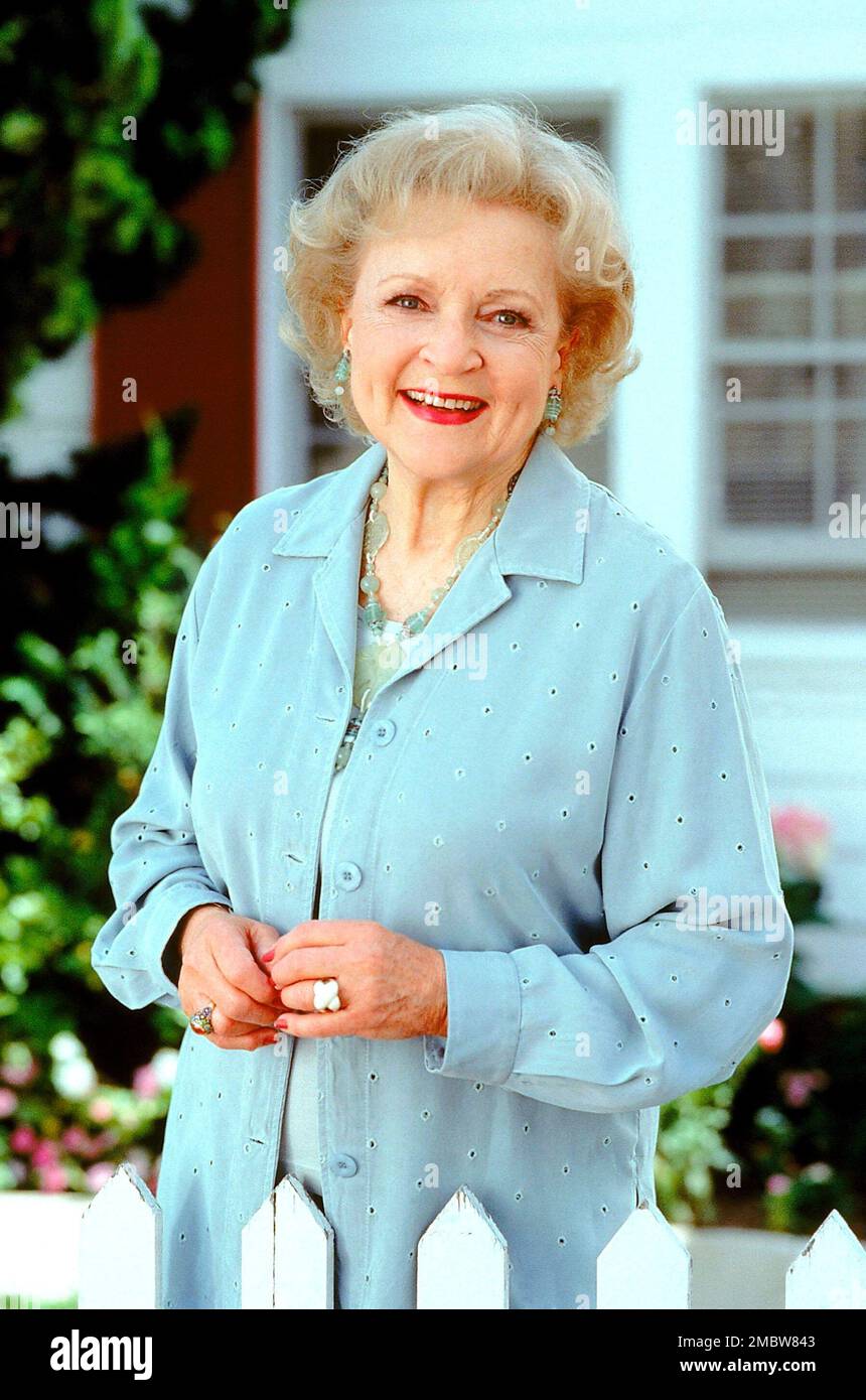 BETTY WHITE in LADIES MAN (1999), directed by AMANDA BEARSE, GIL JUNGER ...