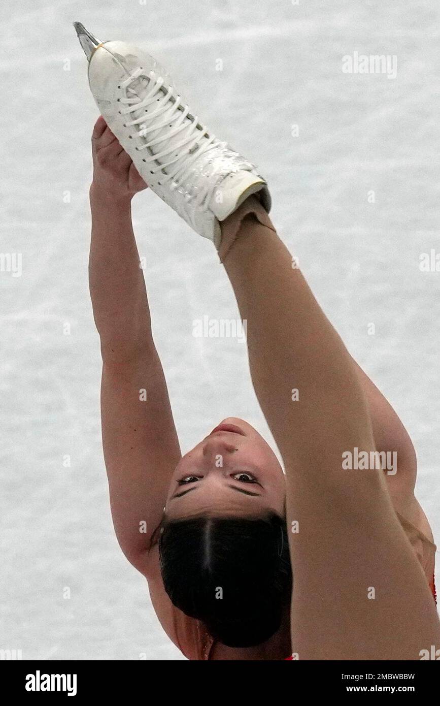 Alysa Liu, of the United States, performs in the women short program at ...