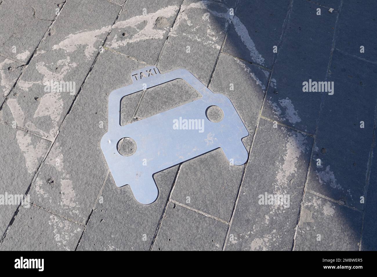 Car shaped label hi-res stock photography and images - Alamy