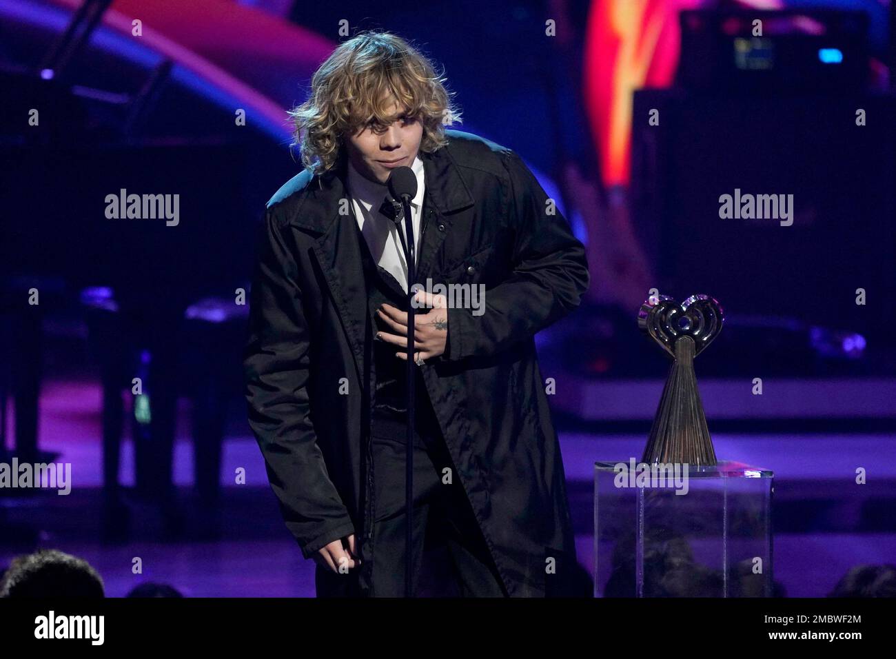 The Kid LAROI accepts the award for best collaboration for "Stay" at ...