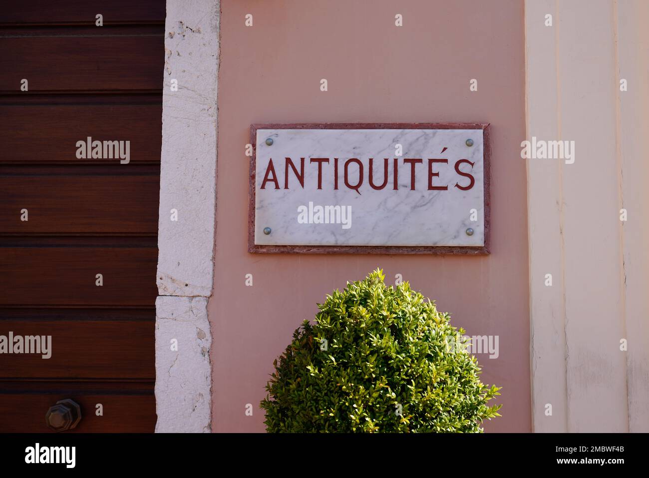 Old fashioned general store sign hi-res stock photography and images ...