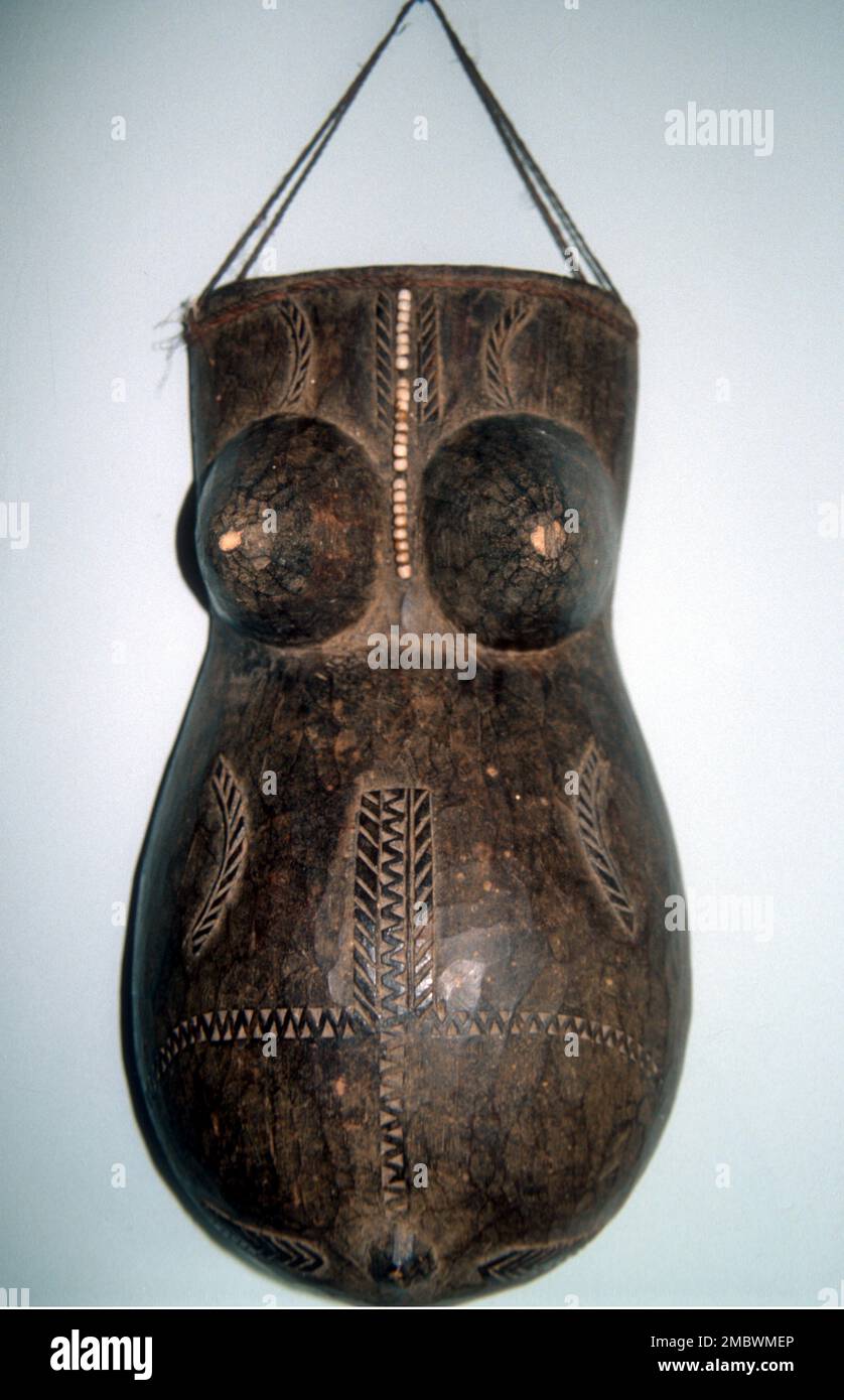 Makonde body mask from Tanzania, worn by male dancers during ceremonies ...