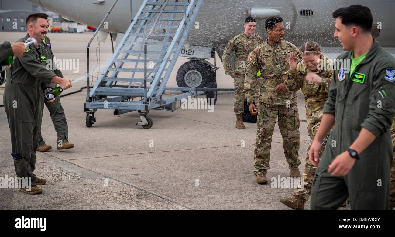 Members of the Joint Surveillance Target Attack Radar System crew ...