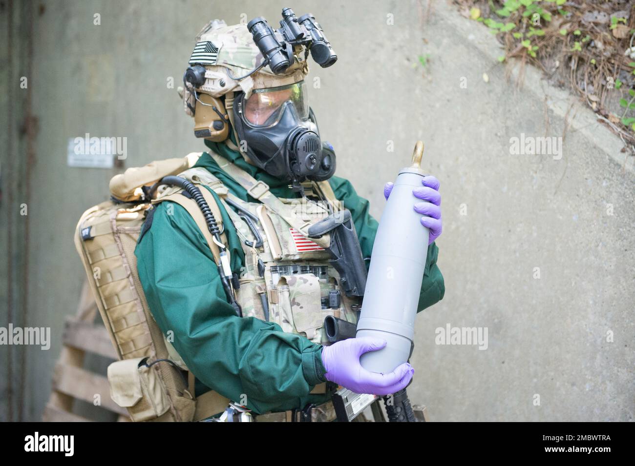 VIRGINIA BEACH, Va. (Jun. 23, 2022)- An Explosive Ordnance Disposal ...