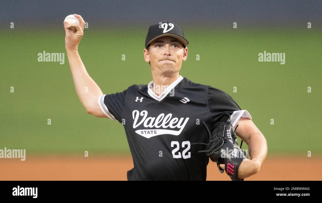 Cal State Northridge relief pitcher Gavin Lizik (22) during an NCAA ...