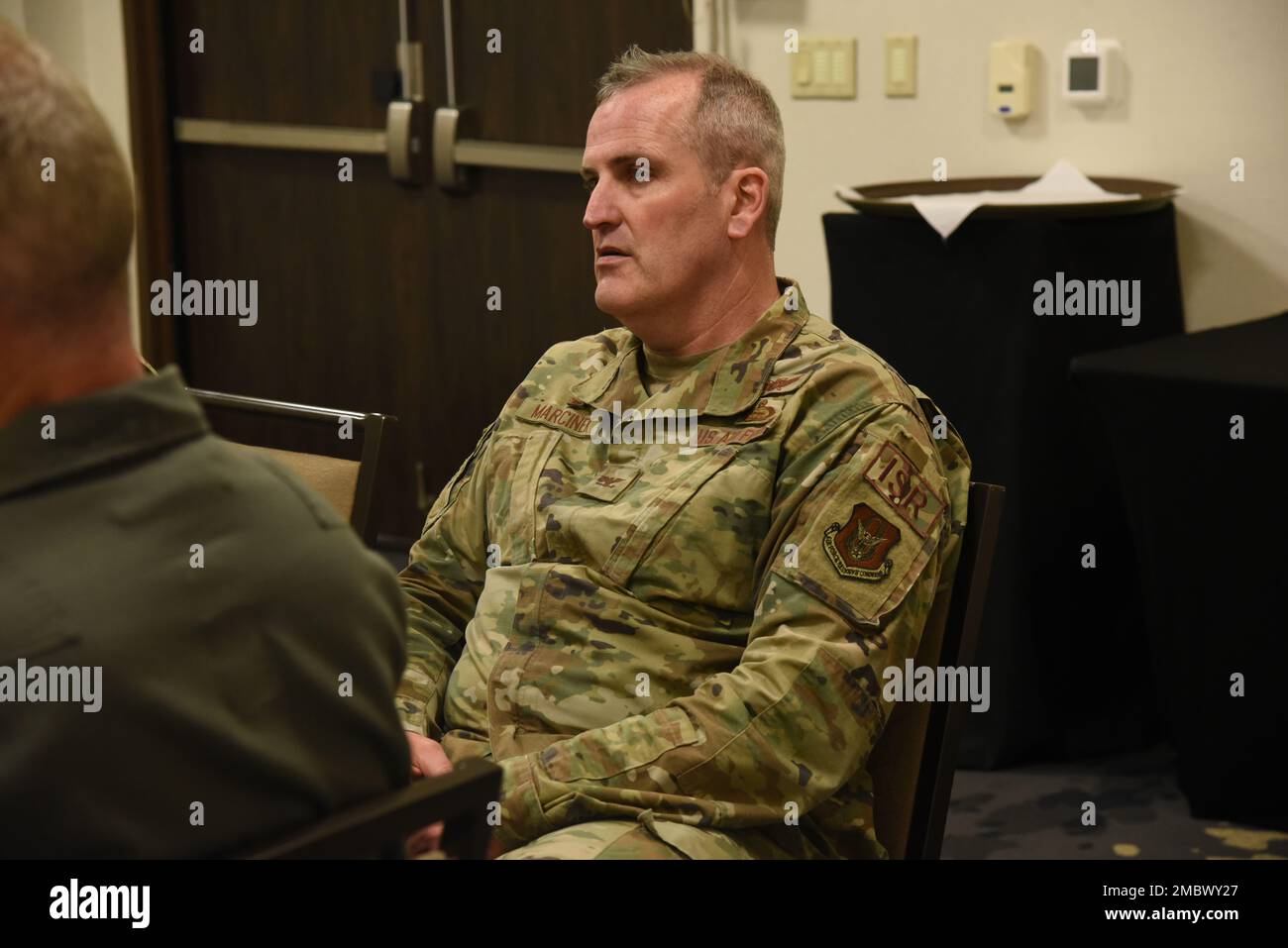 Management roundtable hi-res stock photography and images - Alamy