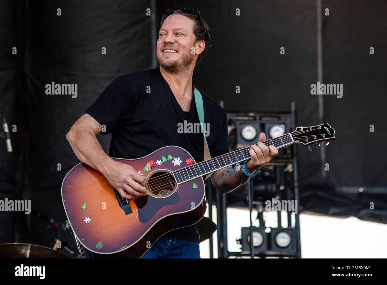 Jake Peavy performs during the All-Star Baseball Jam at the Innings ...