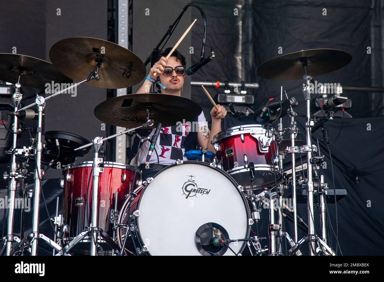 Joel Amey of Wolf Alice performs at the Innings Festival at Raymond ...