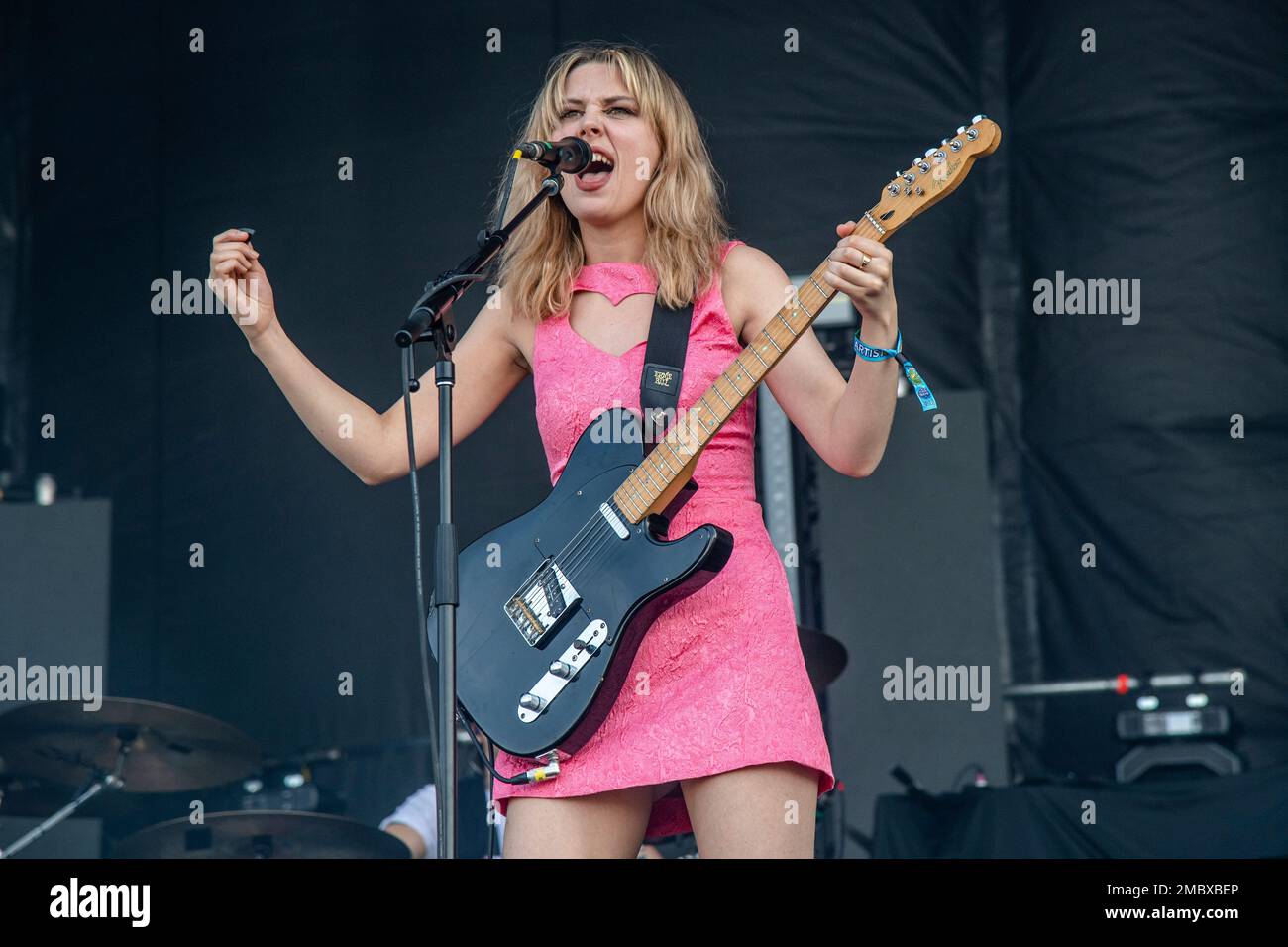 Ellie Rowsell of Wolf Alice performs at the Innings Festival at Raymond ...