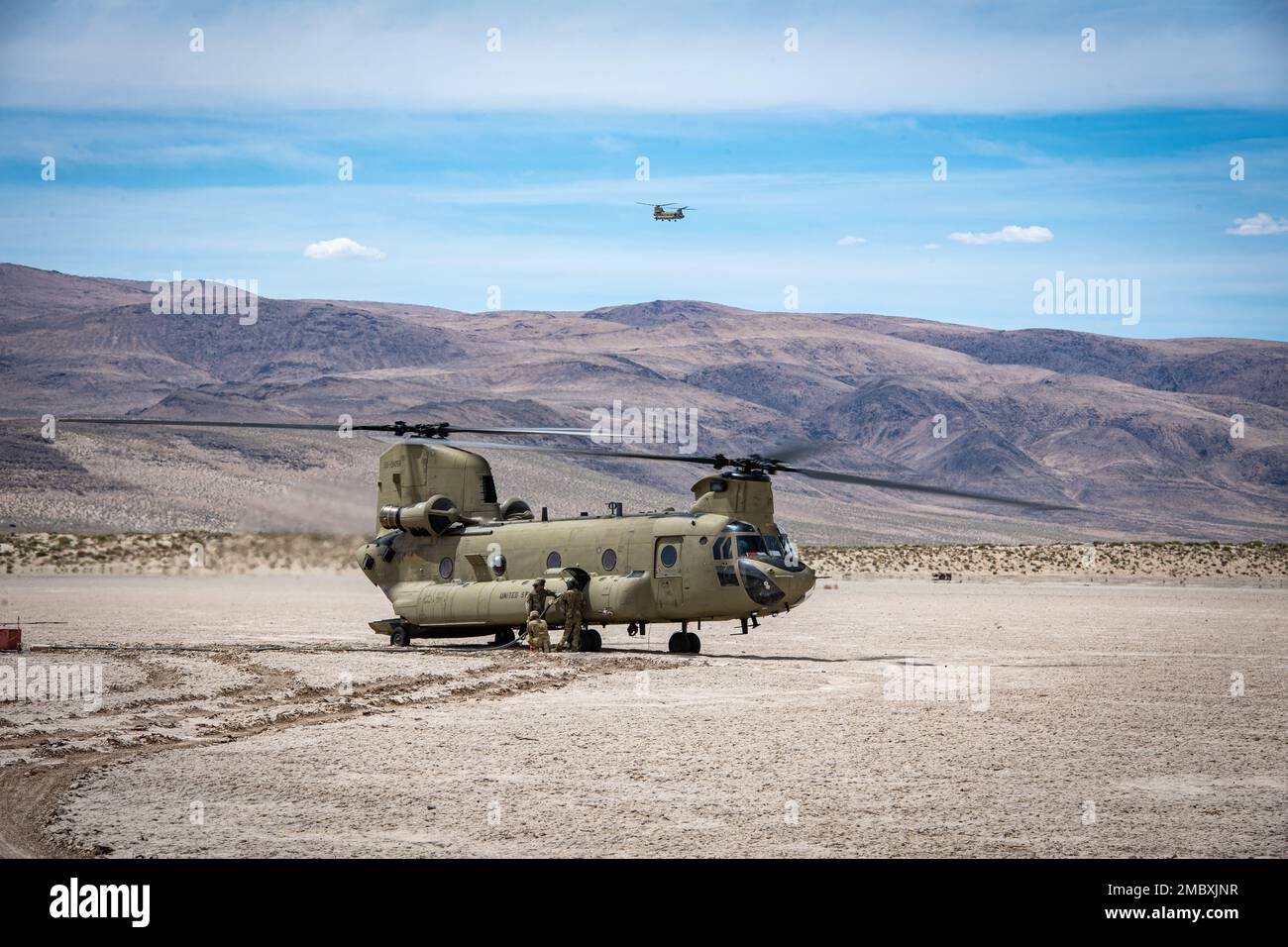 Chinook helicopter tank hi-res stock photography and images - Alamy