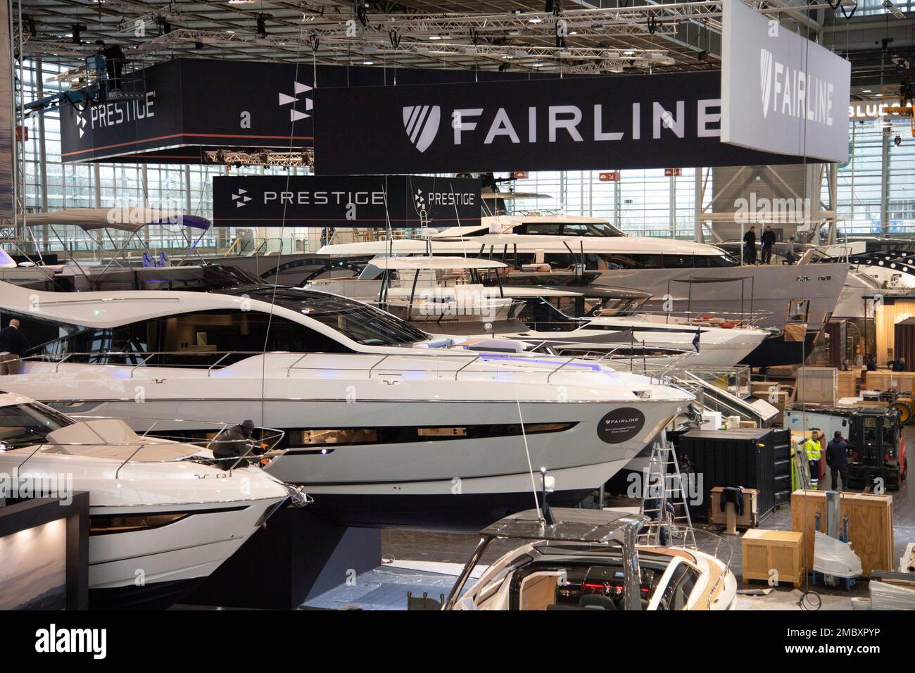 View of the hall with the superyachts, general, feature, edge motif ...