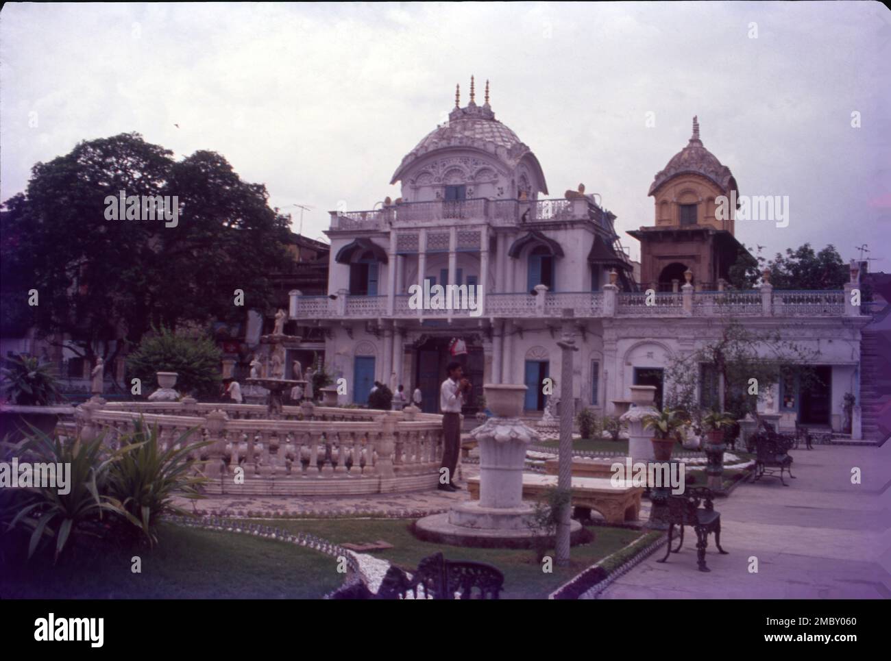 Calcutta Jain Temple is a Jain temple at Badridas Temple Street ...