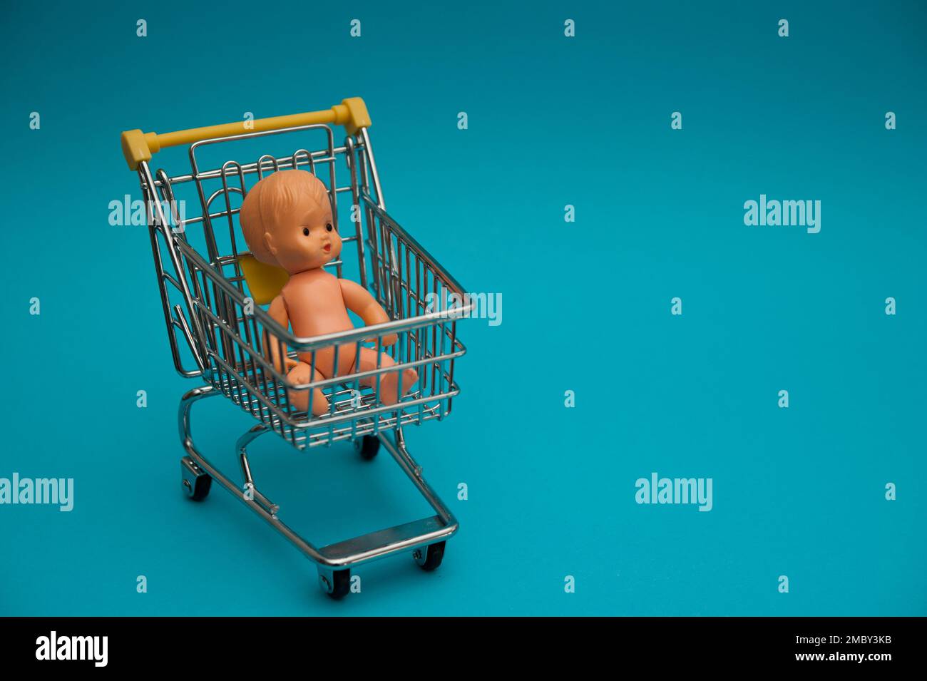 Baby into a shopping cart hi-res stock photography and images - Alamy