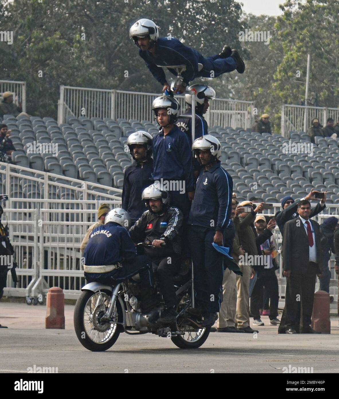 India republic day parade motorcycle hi-res stock photography and ...
