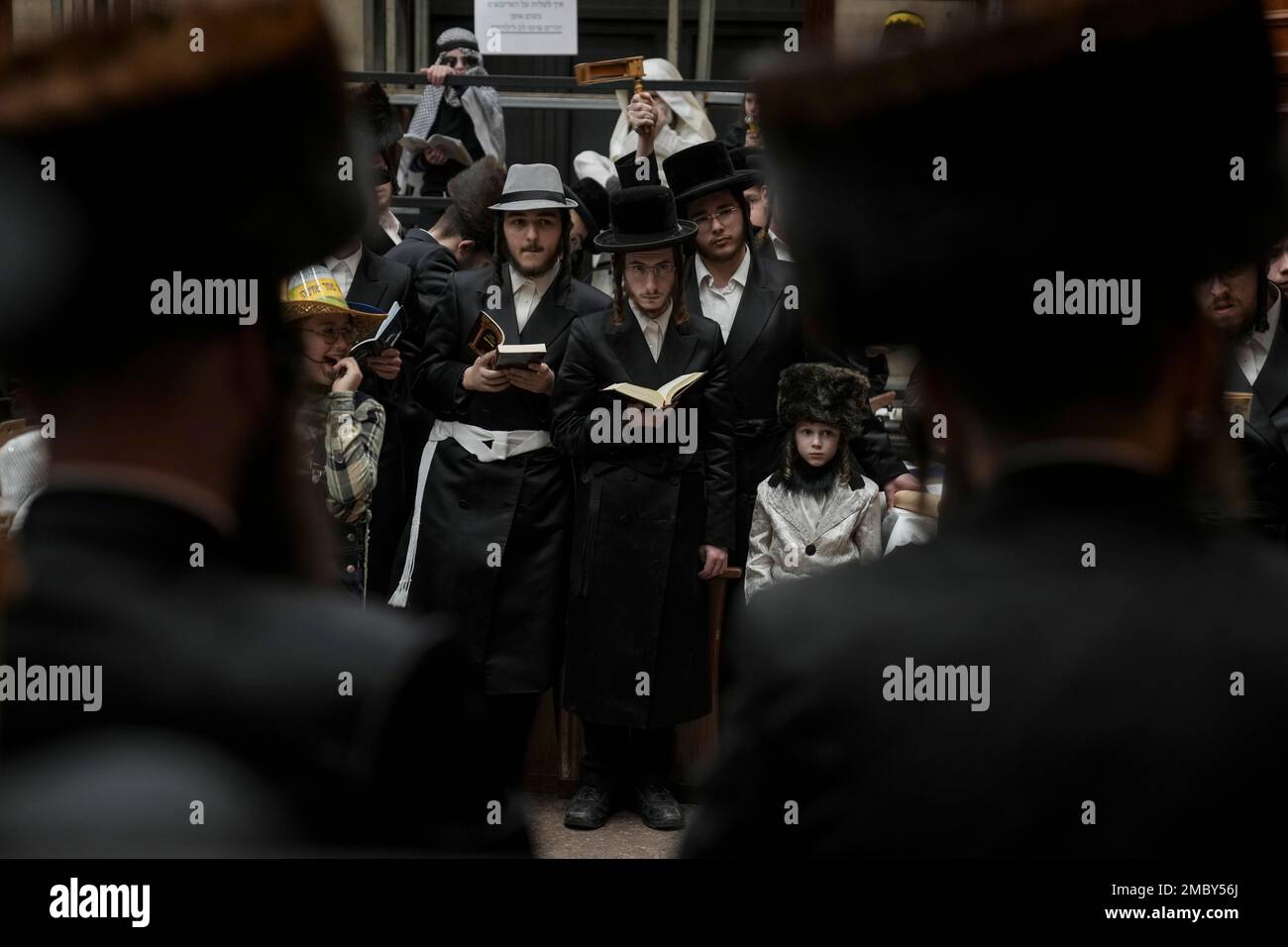 Ultra-Orthodox Jews of the Sadigura Hasidic dynasty, some wearing ...