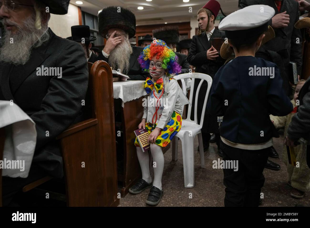 Ultra-Orthodox Jews of the Sadigura Hasidic dynasty, some wearing ...