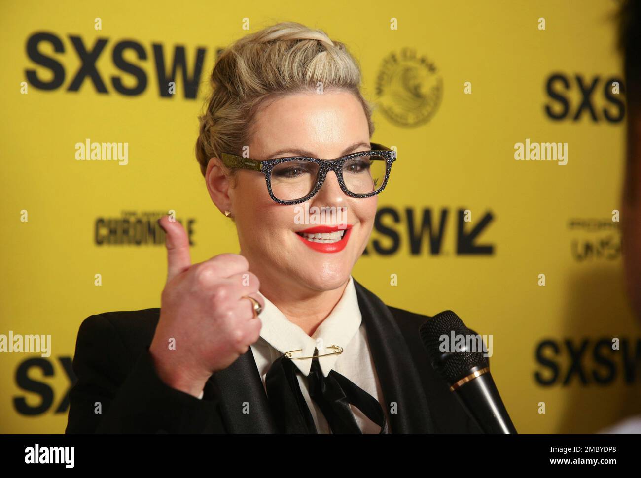 Kathleen Robertson 2022