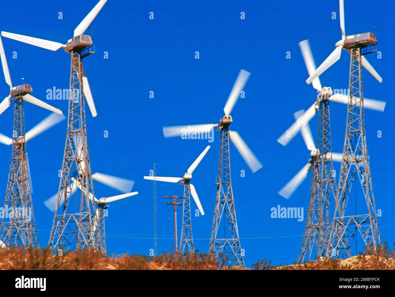 Wind turbine in California desert Stock Photo - Alamy